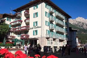 Il primo dry gin 100% milanese. Venerdì 25 all'Hotel Cortina con un ...