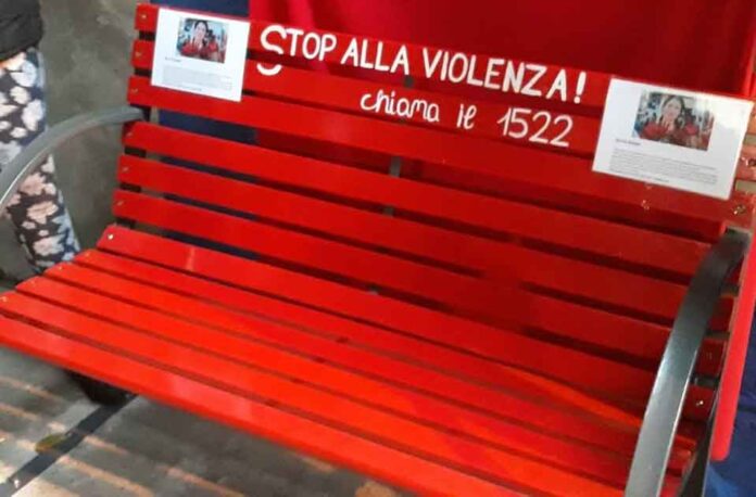 Longarone. Inaugurazione delle panchine rosse e fiaccolata in memoria ...